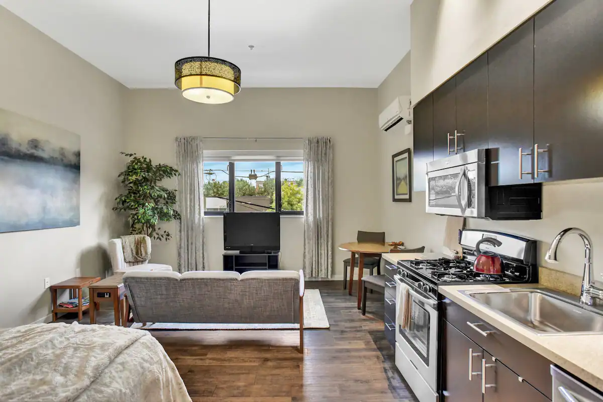 Boutique Hotel in Portland, OR - VioletSuitesPDX